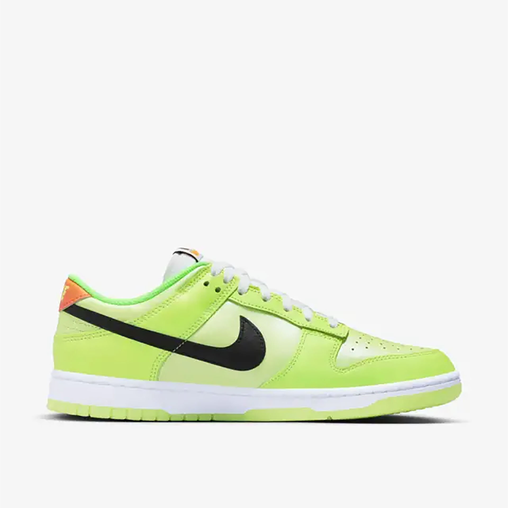 DUNK LOW ‘Volt’ ｜ FLY BASKETBALL CULTURE MAGAZINE ｜ バスケットボール ファッション ...